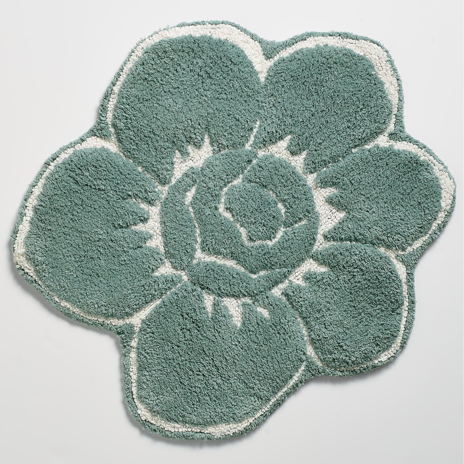 Flower-Shaped Bath Mat | Seventh Avenue