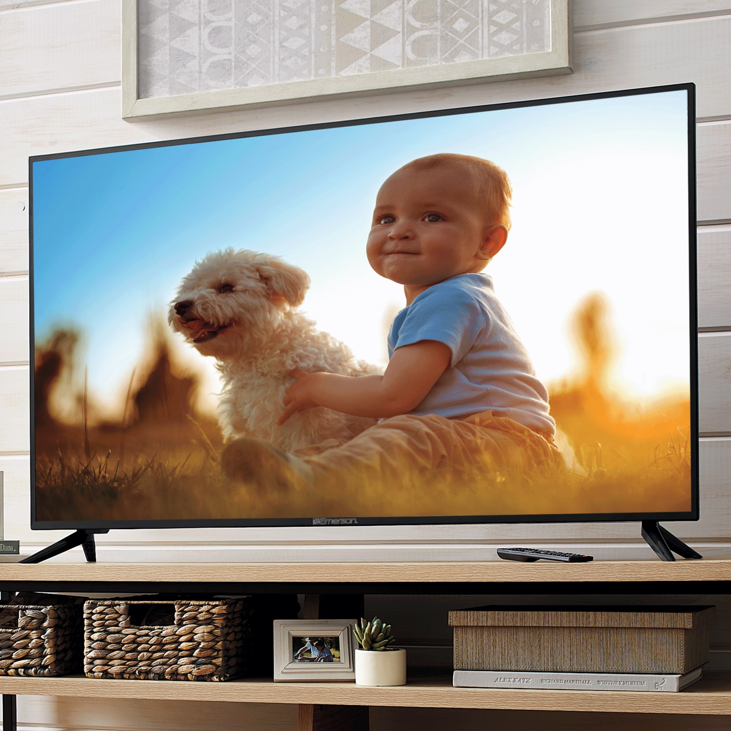 Emerson 50" 4K UHD TV | Seventh Avenue