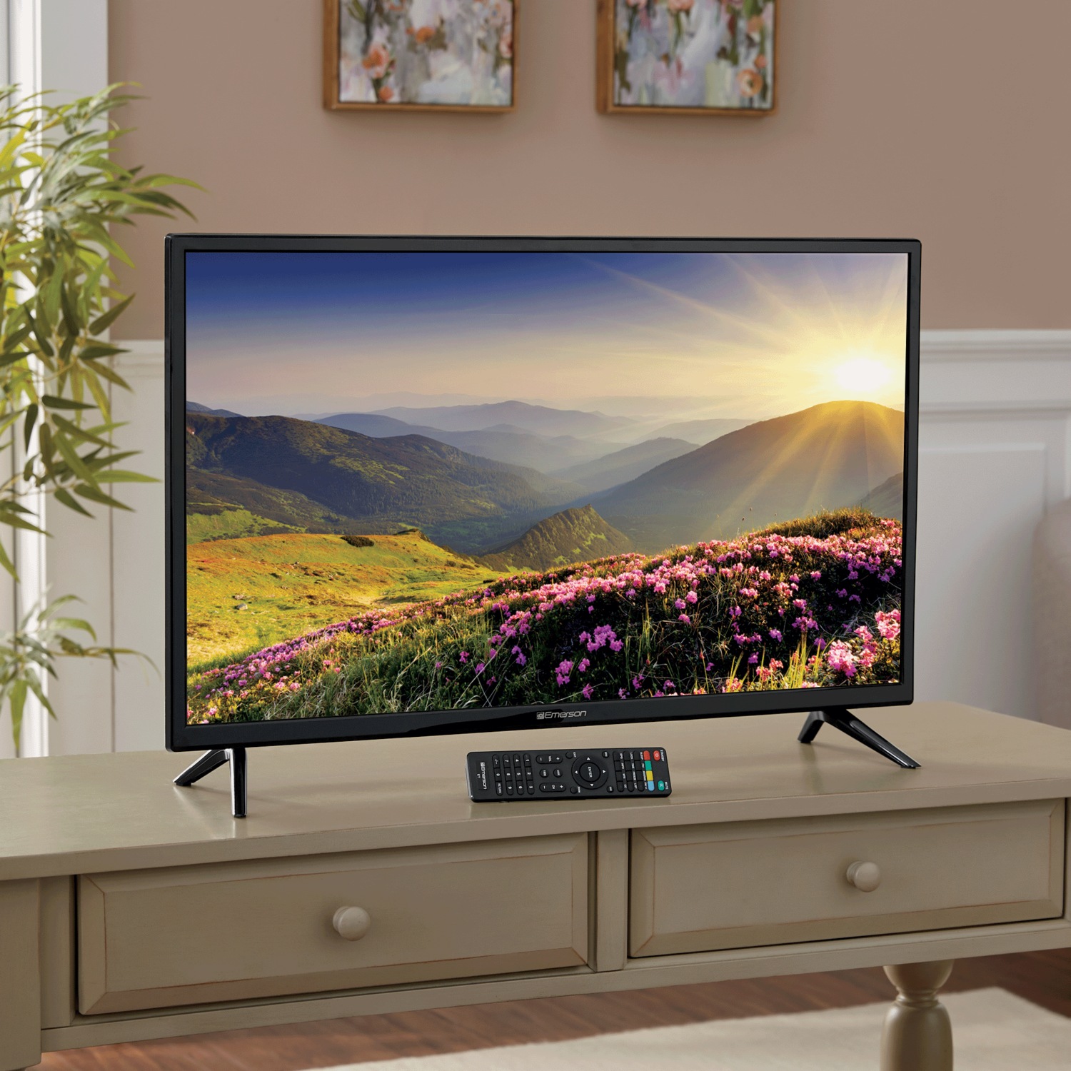 Emerson 32" LED TV | Seventh Avenue